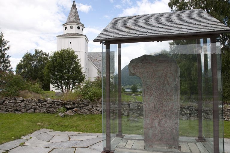 Exploring Traditional Viking Art - NorseMythologist